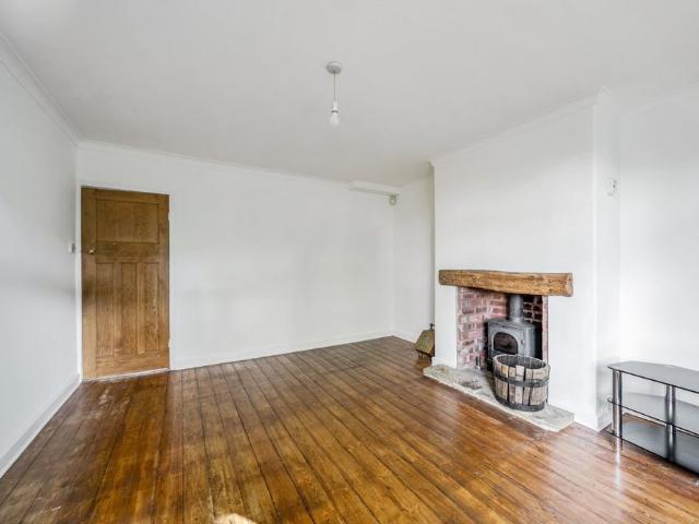 2 bedroom semi detached house to rent
