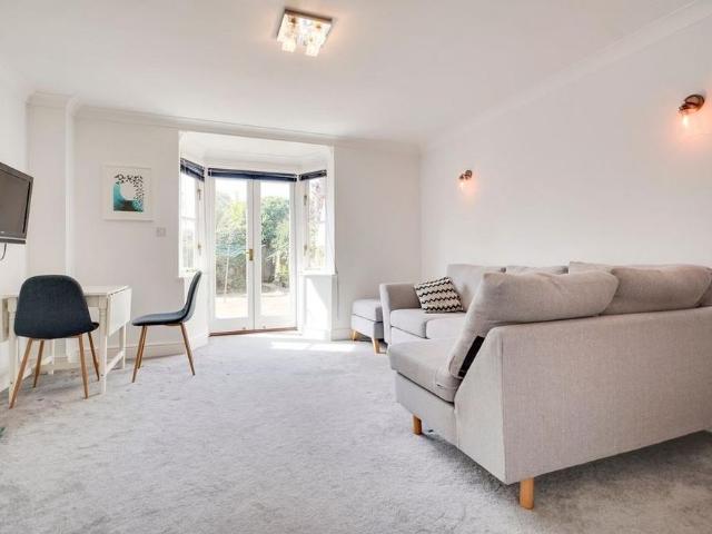 2 bedroom semi detached house to rent