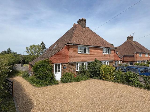 2 bedroom semi detached house to rent