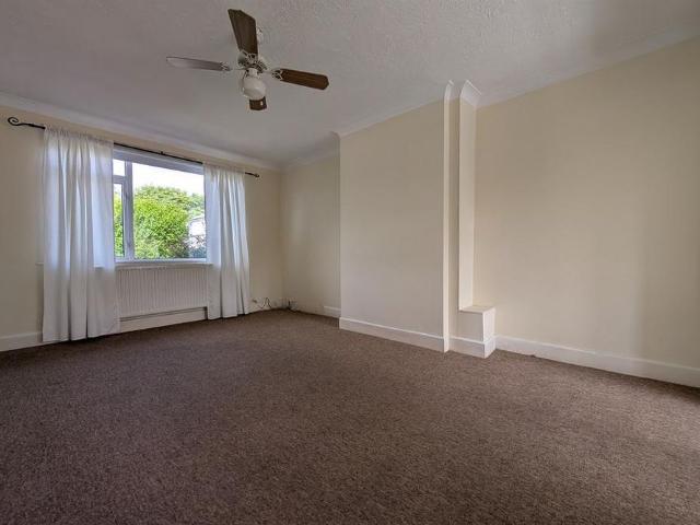 2 bedroom semi detached house to rent