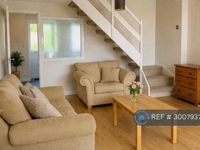 2 bedroom semi detached house to rent