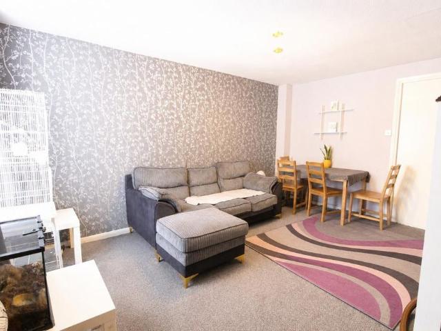 2 bedroom semi detached house to rent