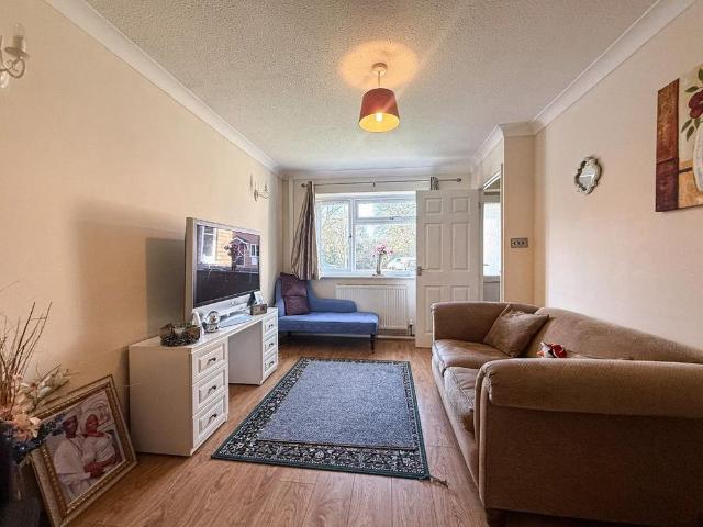 2 bedroom semi detached house to rent
