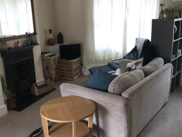 2 bedroom semi detached house to rent
