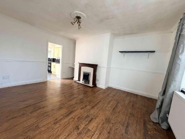 2 bedroom semi detached house to rent