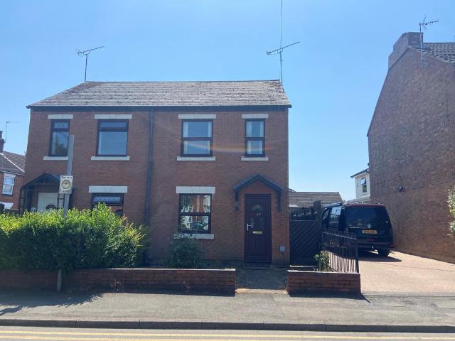 2 bedroom semi detached house to rent