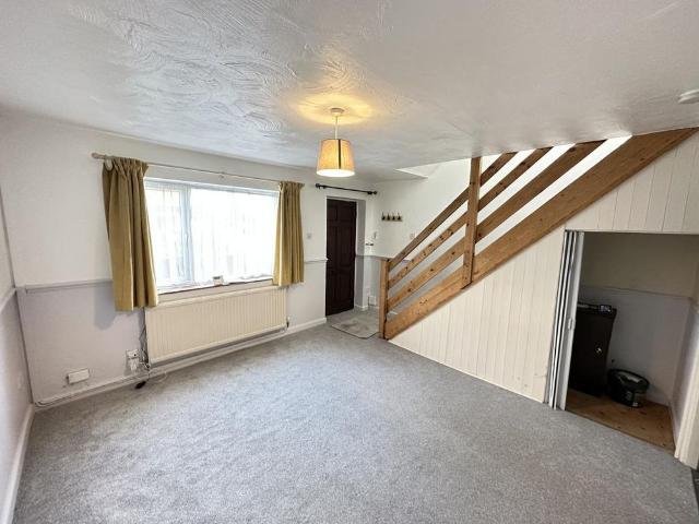 2 bedroom semi detached house to rent