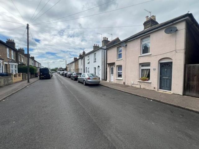 2 bedroom semi detached house to rent