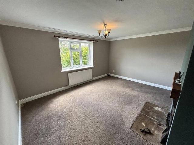 2 bedroom semi detached house to rent