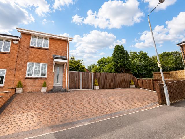 2 bedroom semi detached house to rent