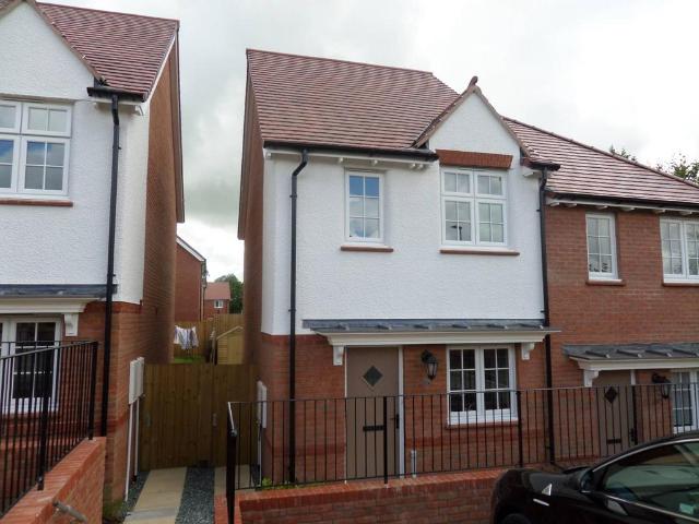 2 bedroom semi detached house to rent