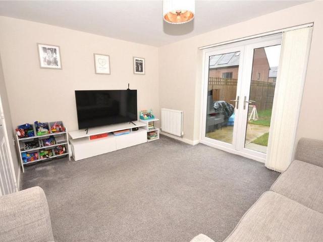 2 bedroom semi detached house to rent