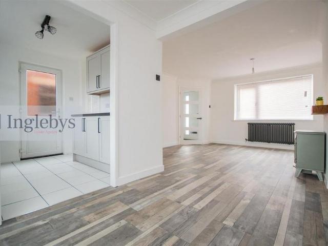 2 bedroom semi detached house to rent