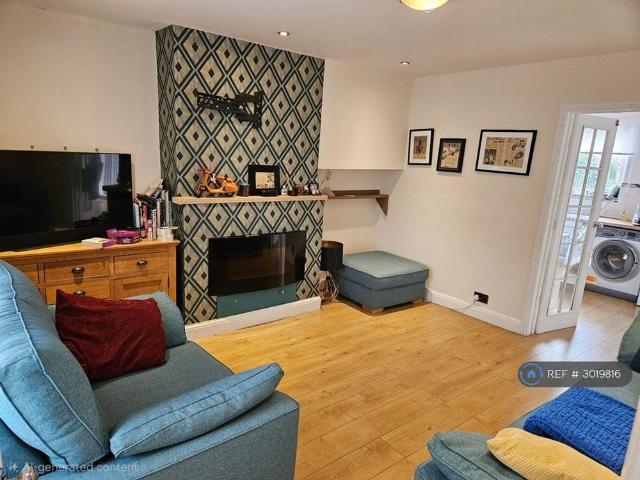2 bedroom semi detached house to rent