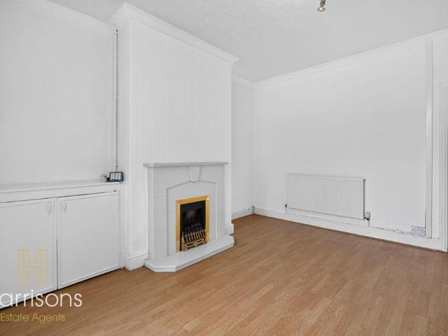 2 bedroom semi detached house to rent