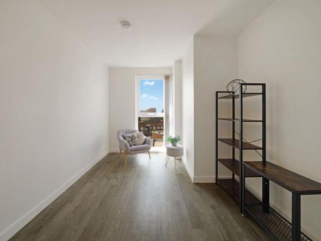 2 bedroom semi detached house to rent