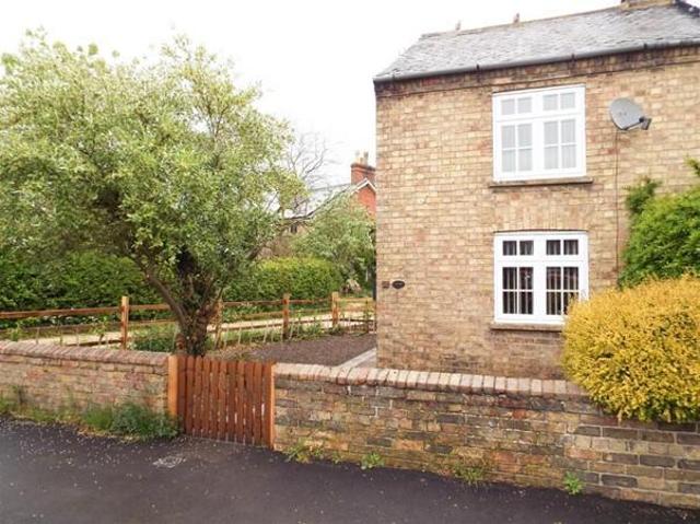 2 bedroom semi detached house to rent