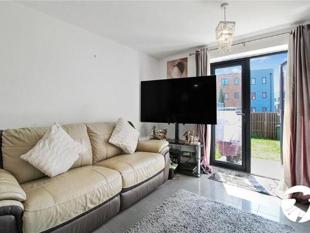 2 bedroom semi detached house to rent