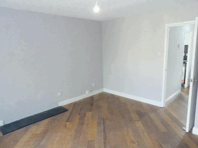 2 bedroom semi detached house to rent