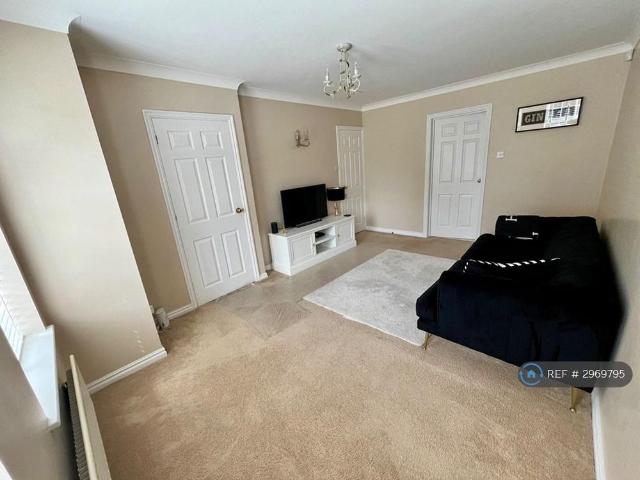 2 bedroom semi detached house to rent