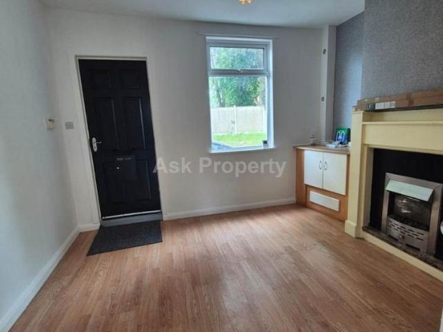 2 bedroom semi detached house to rent