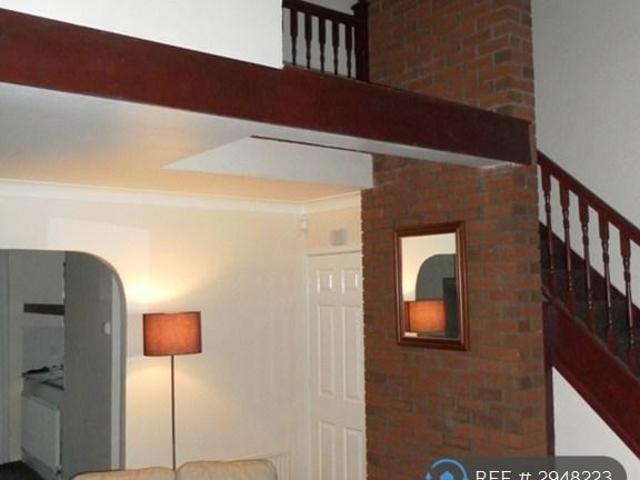 2 bedroom semi detached house to rent
