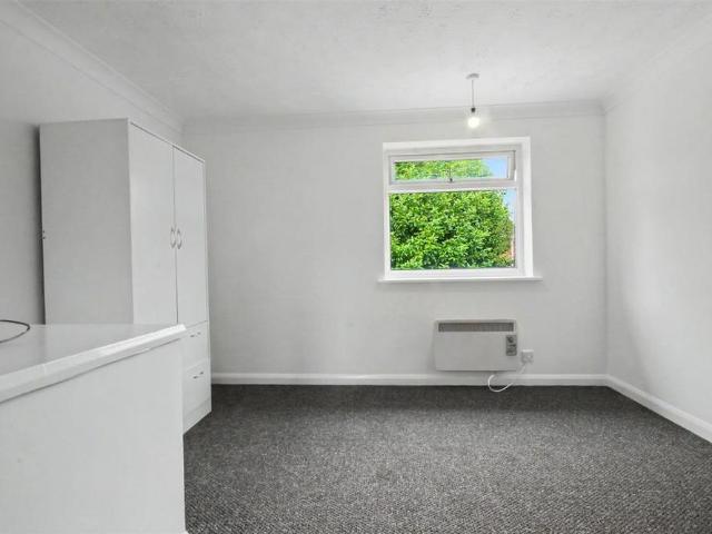 2 bedroom semi detached house to rent
