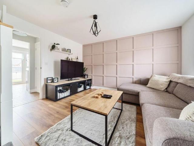 2 bedroom semi detached house to rent