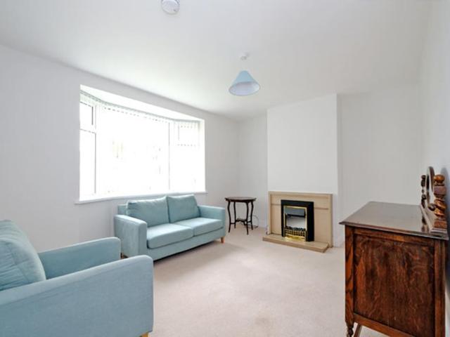 2 bedroom semi detached house to rent