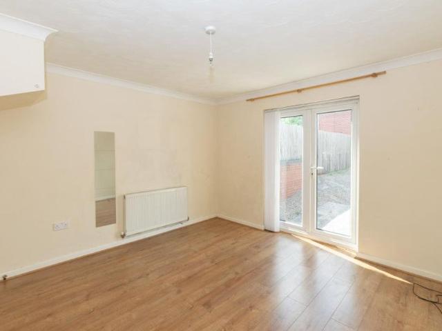 2 bedroom semi detached house to rent