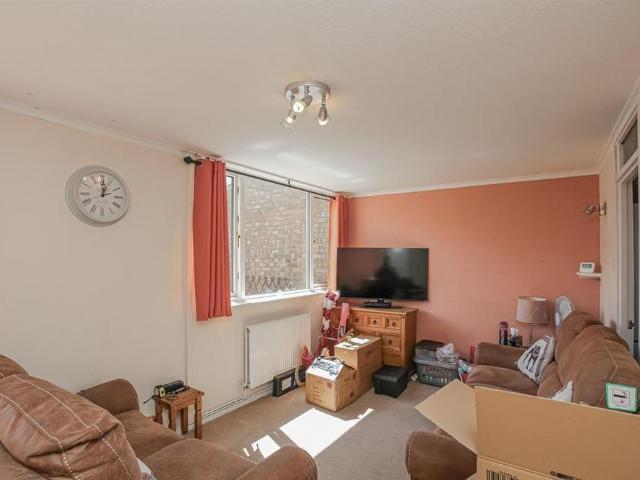 2 bedroom semi detached house to rent