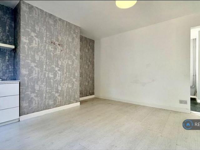 2 bedroom semi detached house to rent