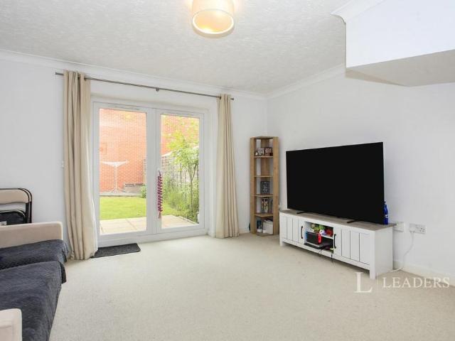 2 bedroom semi detached house to rent