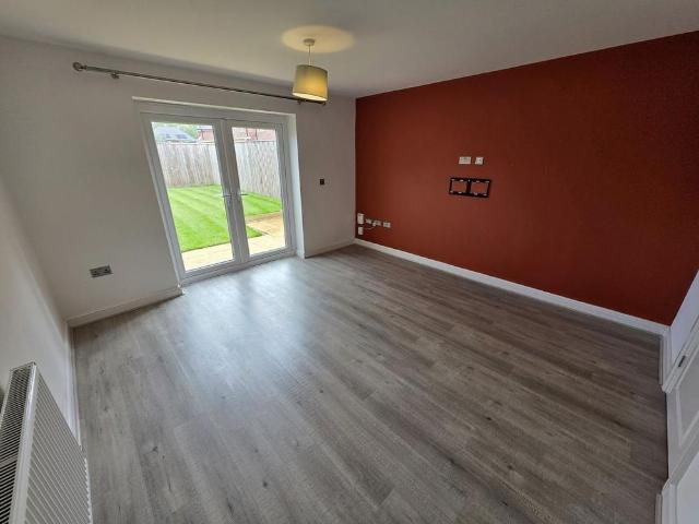 2 bedroom semi detached house to rent