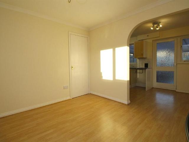 2 bedroom semi detached house to rent