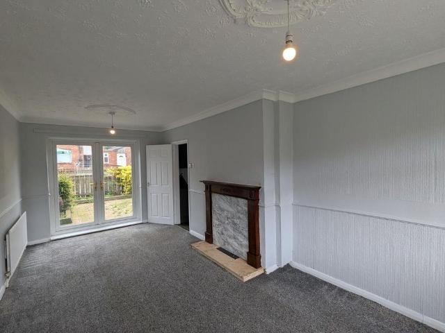 2 bedroom semi detached house to rent