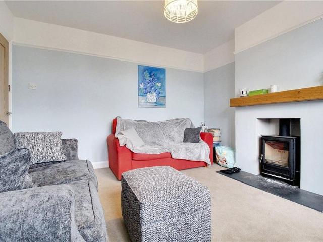2 bedroom semi detached house to rent