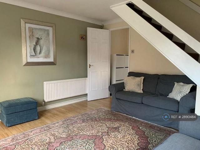 2 bedroom semi detached house to rent