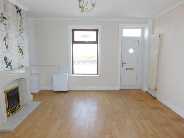 2 bedroom semi detached house to rent