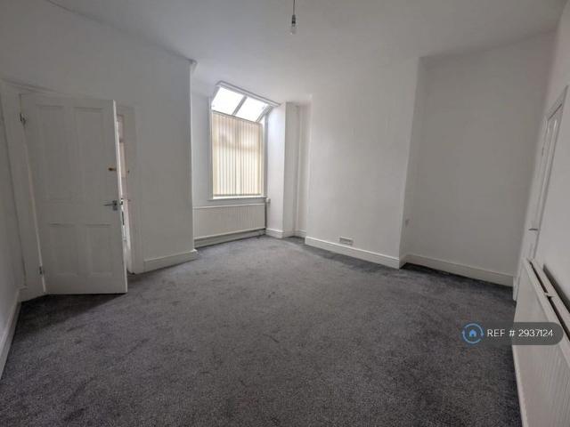 2 bedroom semi detached house to rent
