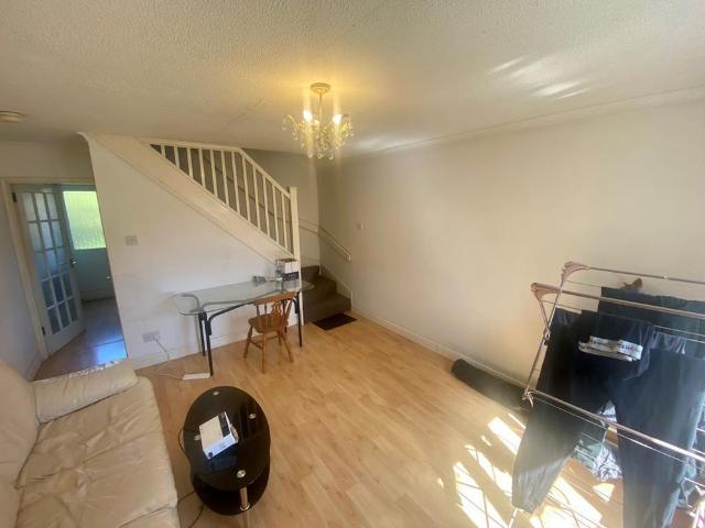 2 bedroom semi detached house to rent