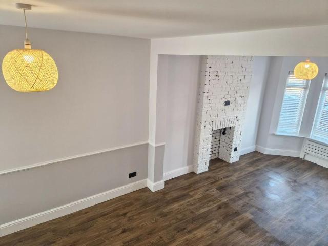 2 bedroom semi detached house to rent