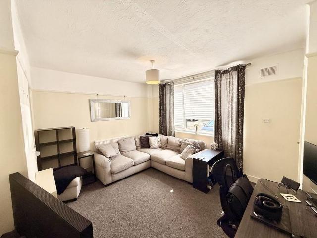 2 bedroom semi detached house to rent