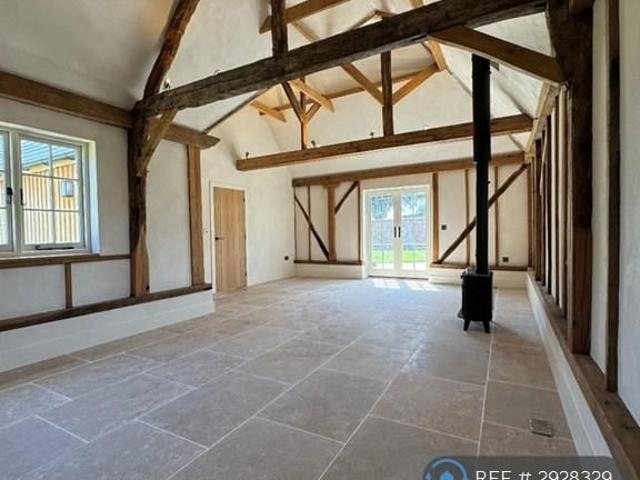 2 bedroom semi detached house to rent