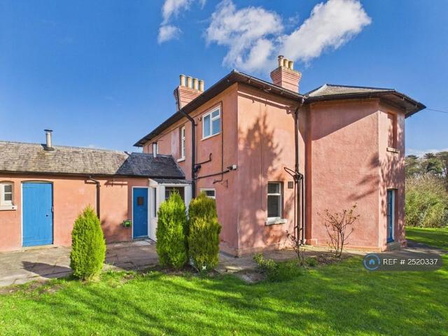 2 bedroom semi detached house to rent