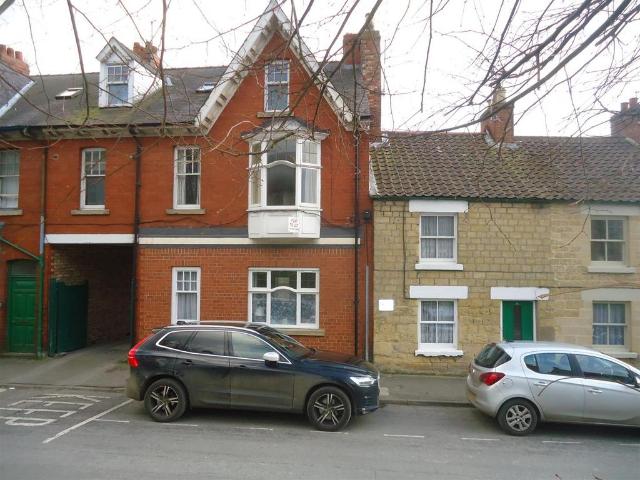 2 bedroom semi detached house to rent