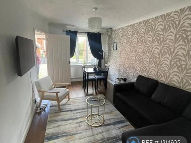 2 bedroom semi detached house to rent