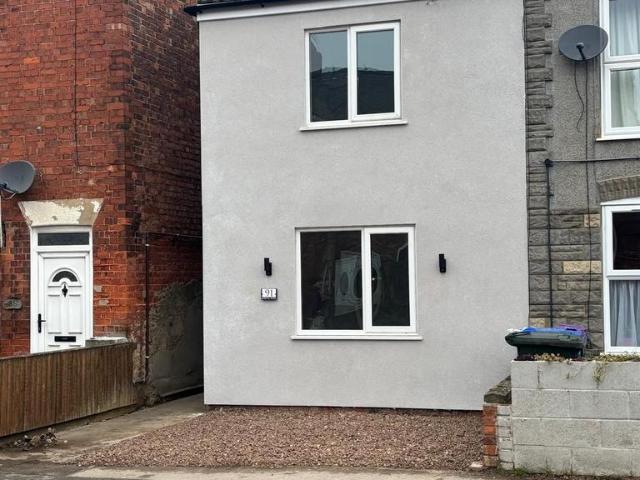 2 bedroom semi detached house to rent