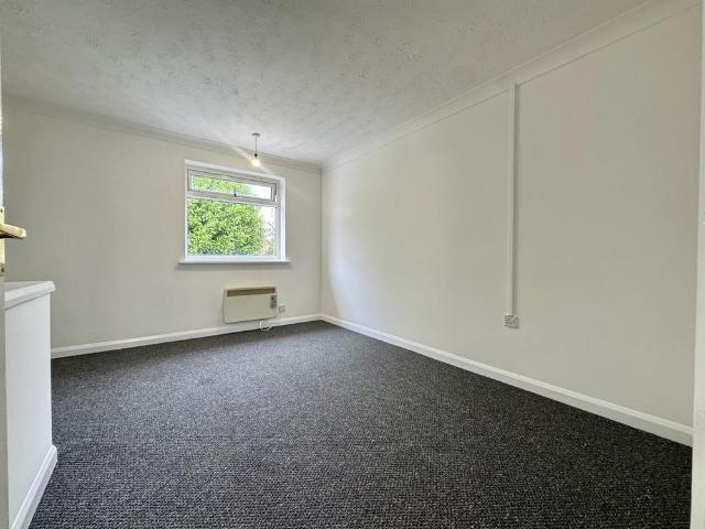 2 bedroom semi detached house to rent