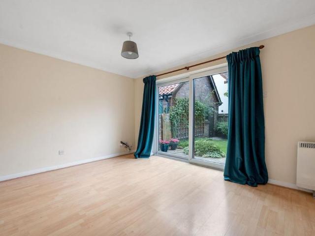 2 bedroom semi detached house to rent